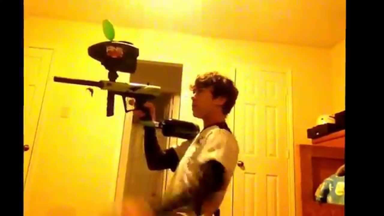 How to reload your paintball gun while shooting - YouTube