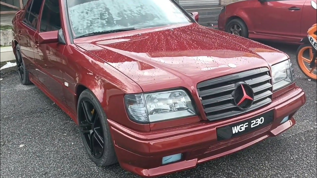 Mercedes Benz W124 with new paint - YouTube