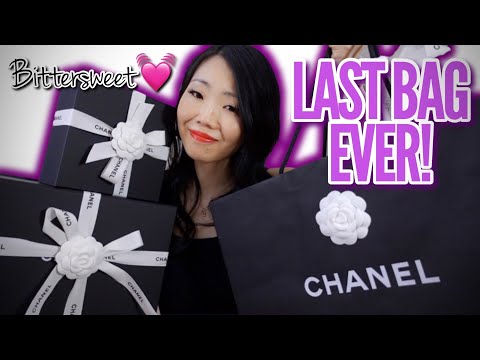 CHANEL HEART BAG UNBOXING *Chanel 22S Heart Large Review, What Fits, Modelling Shots* FashionablyAMY