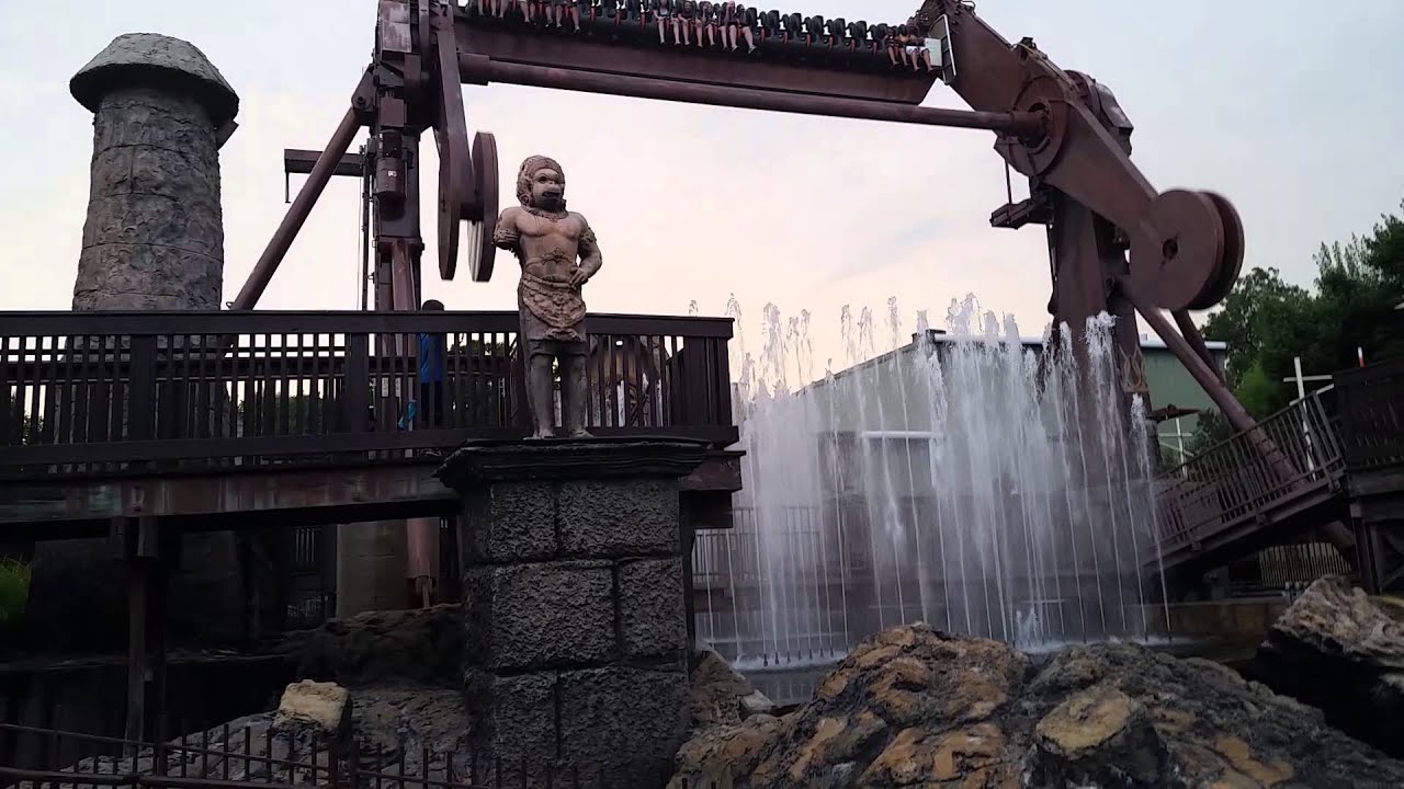 Steve and Ava riding The Crypt at Kings Dominion - YouTube