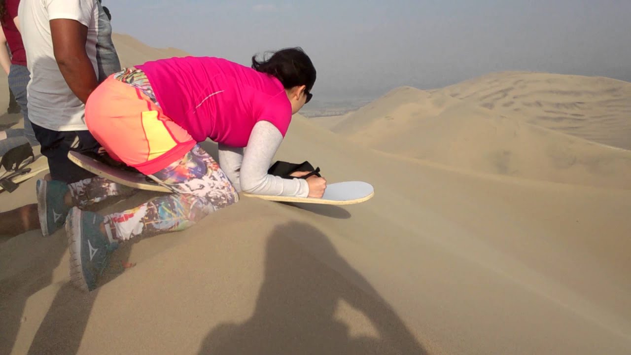 Sandboarding en las dunas de Ica - YouTube