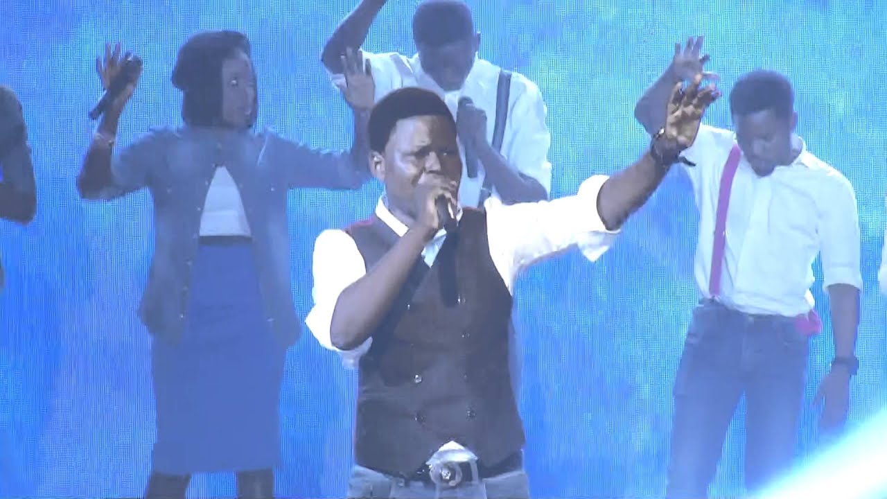 Tosin Bee @ 74 Hours Marathon Messiah's Praise - YouTube
