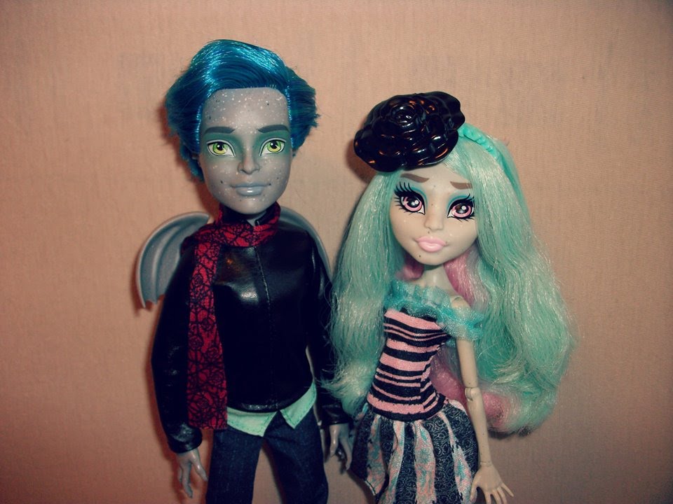 Monster High - Love In Scaris - Garrott Du Roque & Rochelle Goyle ...