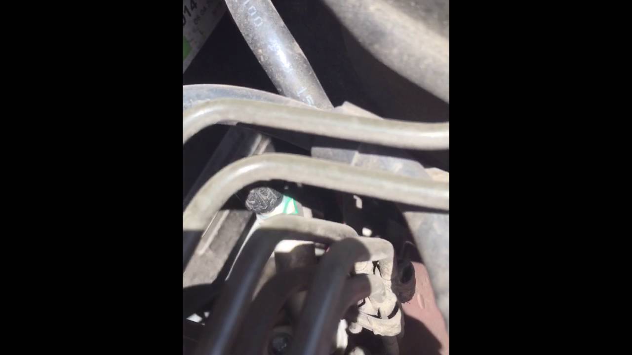 05 C230 (w203) noise coming from engine - YouTube