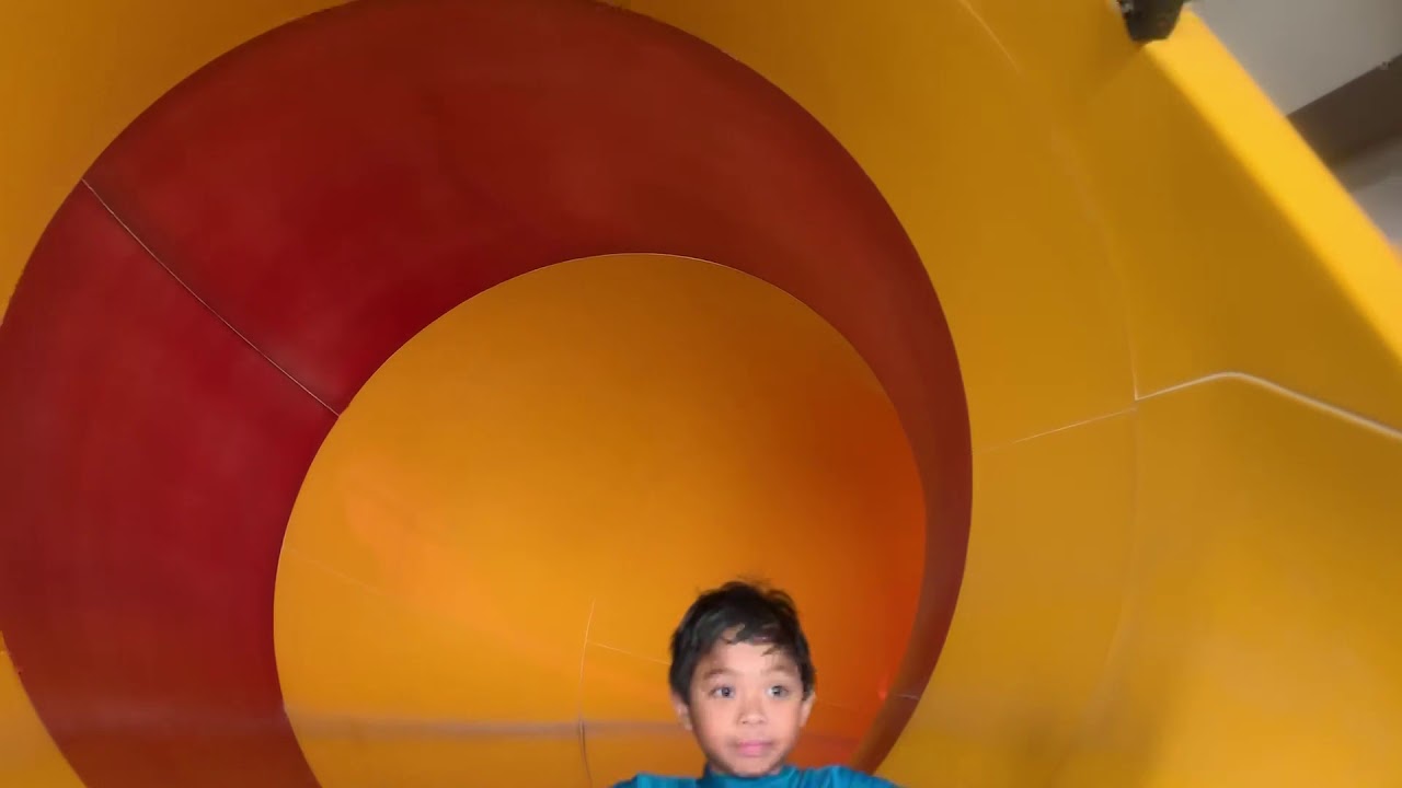 Howli’n tornado @ great Wolf Lodge - YouTube