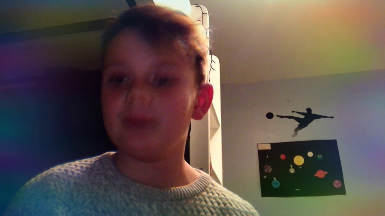 Making a helicopter sound with only a fidget spinner 😄 - YouTube