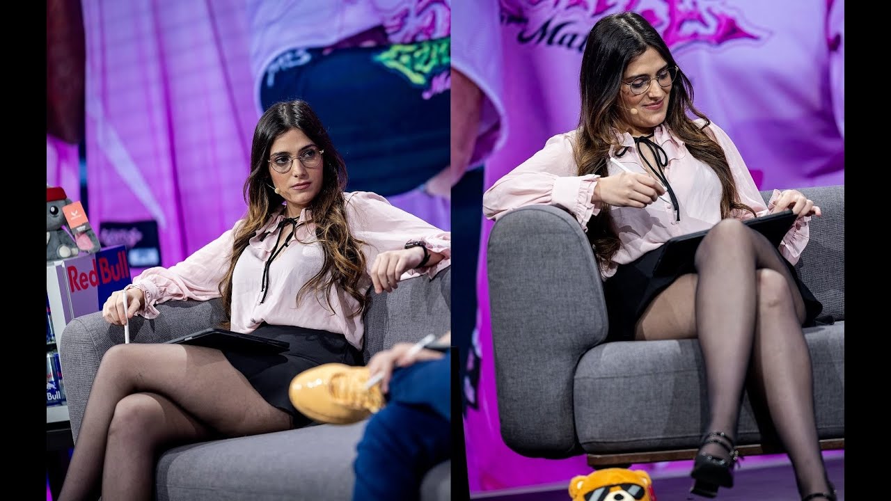 VALORANT commentator Kaquka crossed pantyhose legs / nylon / stockings ...