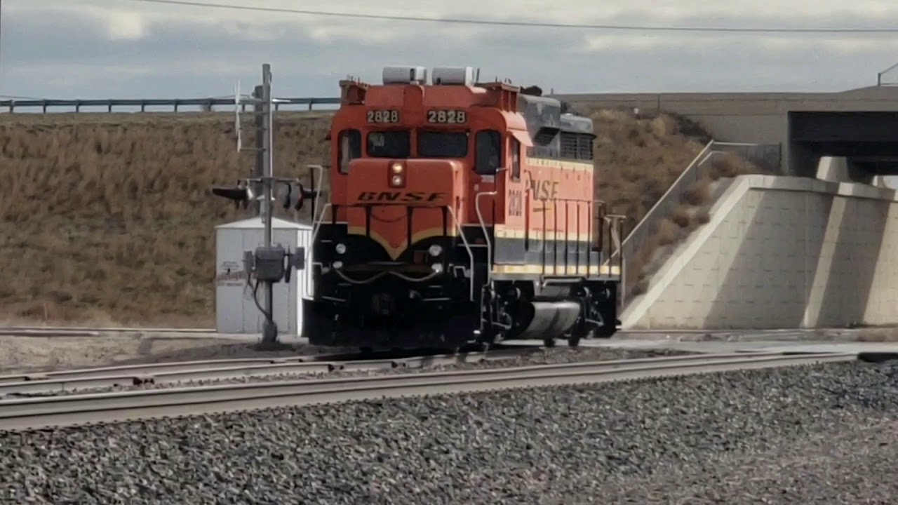 BNSF 2828 Scottsbluff, NE - YouTube