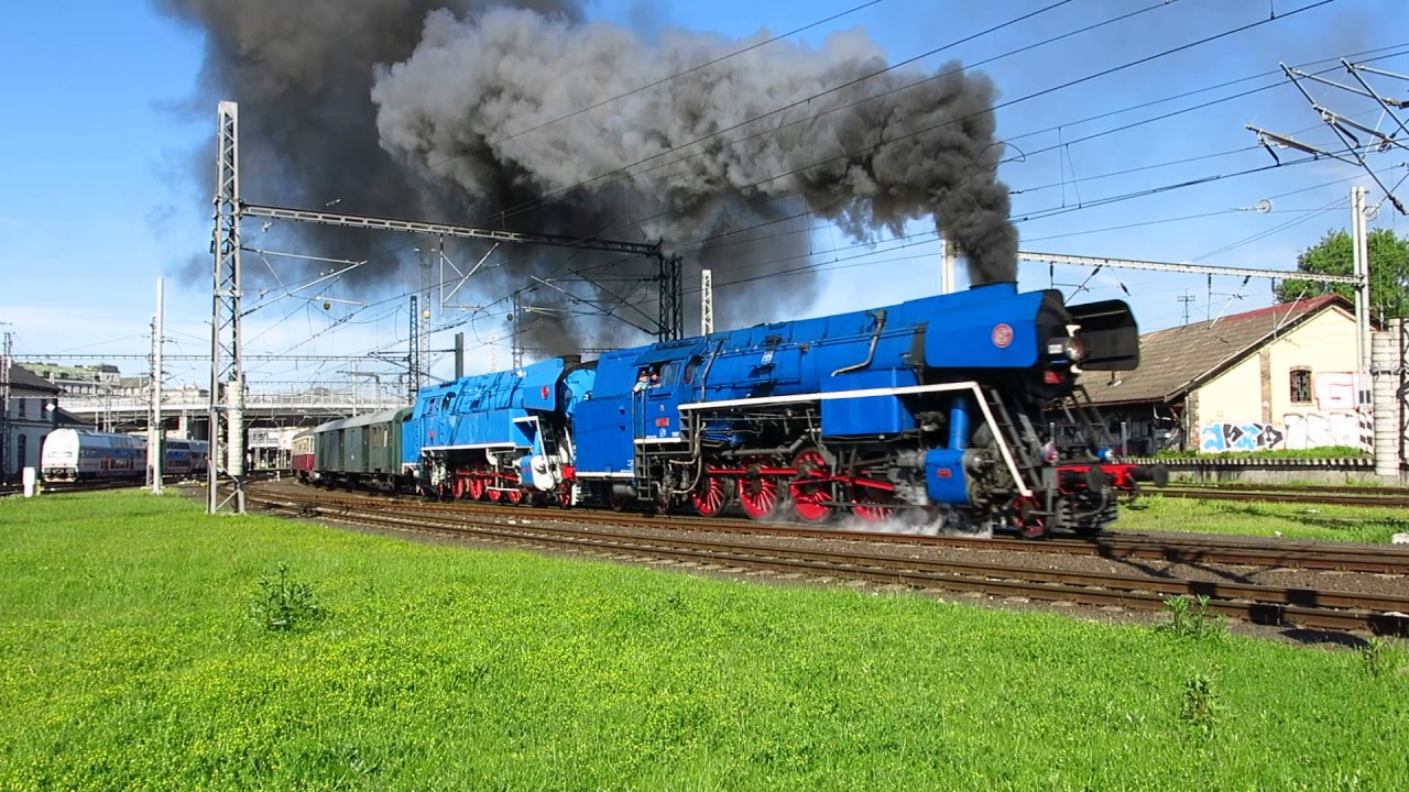 Parní lokomotiva Papoušek 477.013 + 477.043 Masarykovo nádraží 13.5. ...