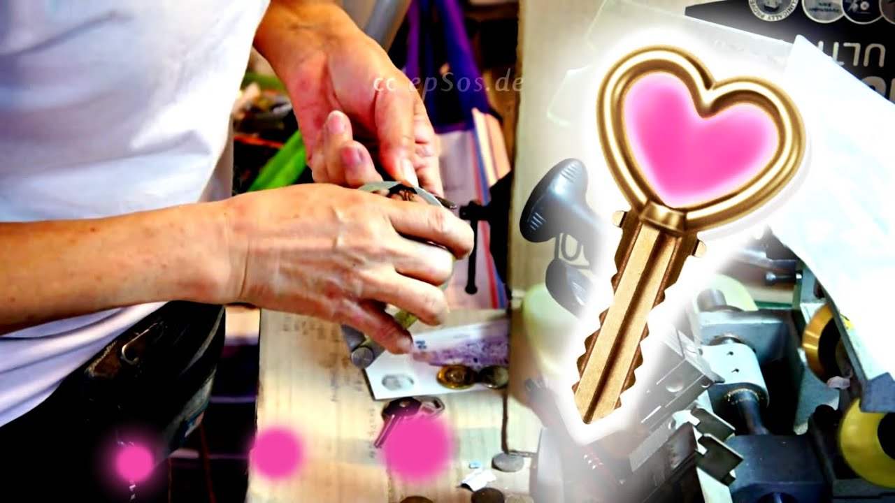 How to copy a Key with a Duplicator Machine. - YouTube