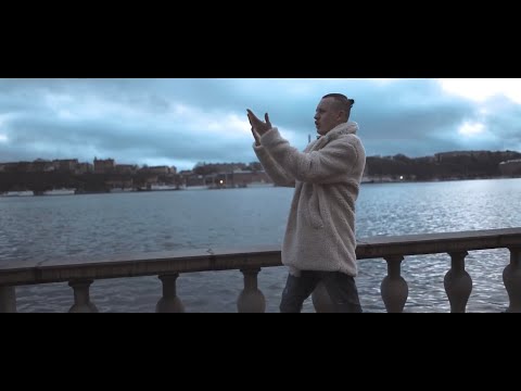 Xhenty - Hiena