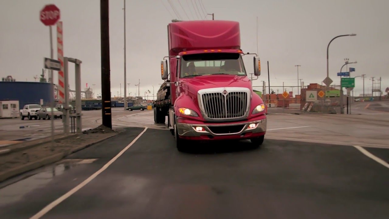 Battery Electric Class 8 Semi-Trailer Truck - YouTube