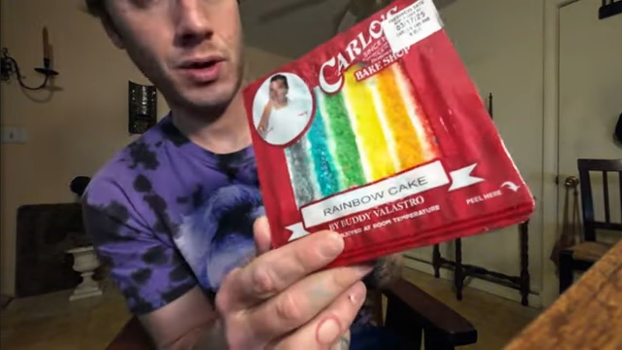 Carlo's Bakery *VENDING MACHINE*Rainbow Cake Review! - YouTube