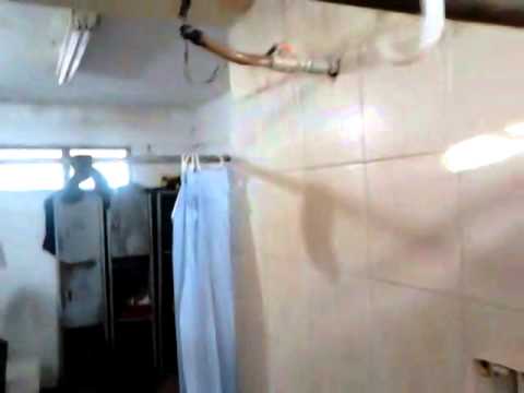 Baños asquerosos - YouTube
