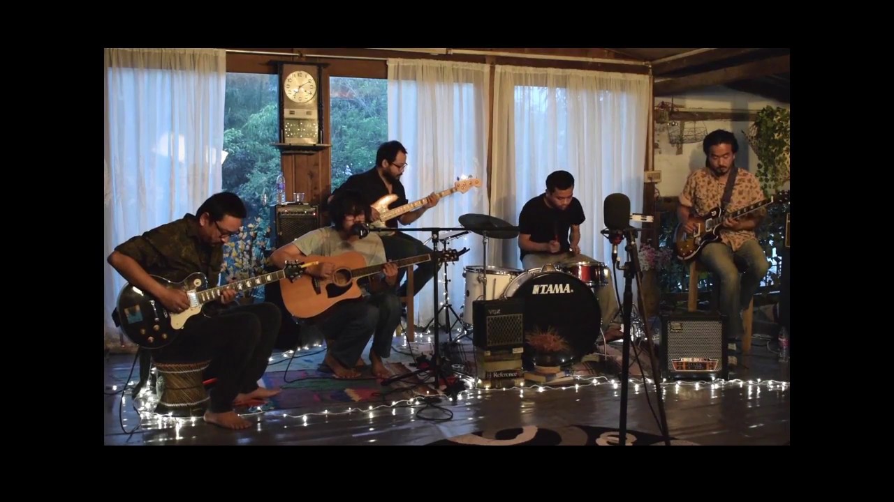 The Koi ~ Living Room Jam Session ~ Chasing the Morning - YouTube