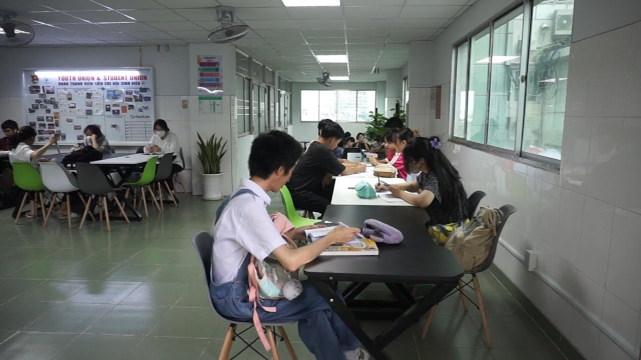 Khoa ngoại ngữ IUH / FFL 's Student Community Lounge Building A, Floor ...