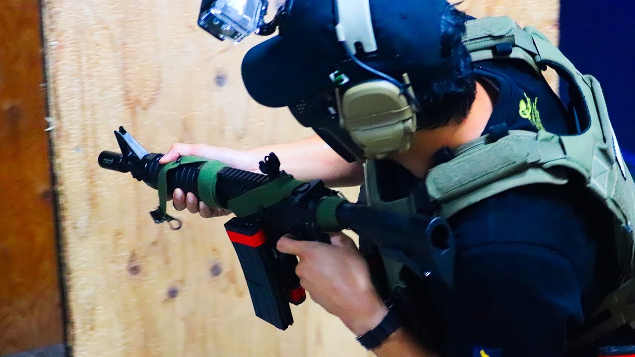Airsoft XM4 GBBR Gameplay (First Two Rounds) - YouTube