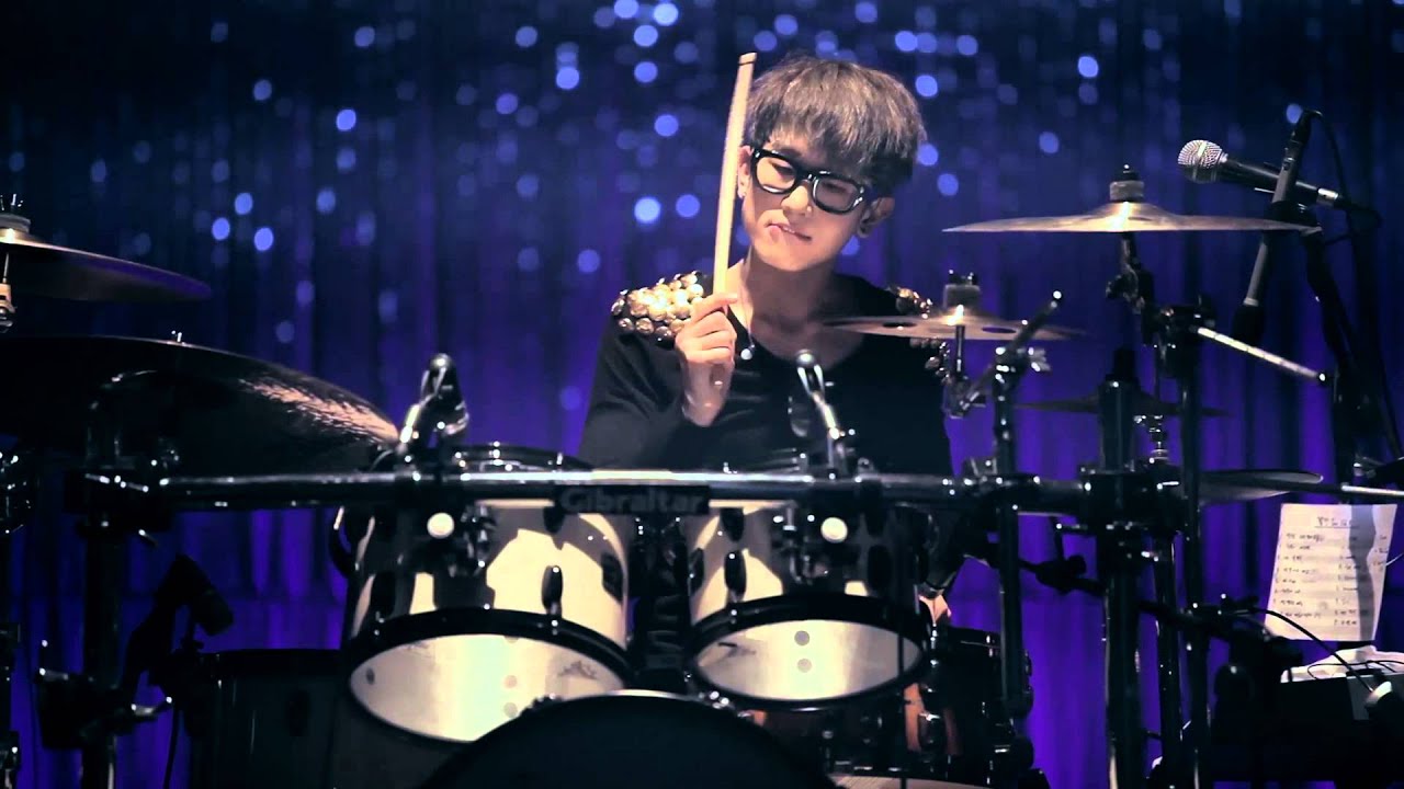 몽니(MONNI) - 더는 사랑노래 못 쓰겠다 by CHESTER - YouTube