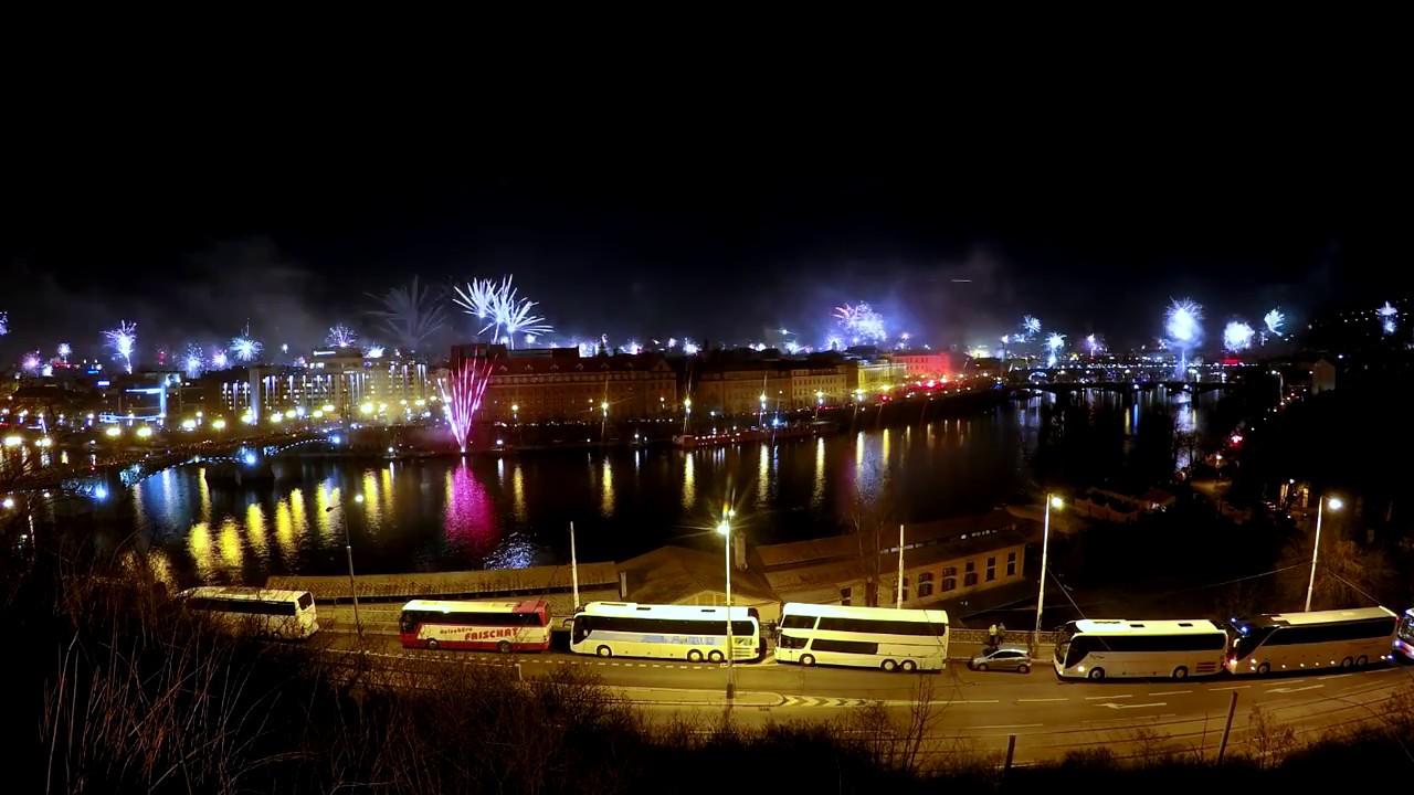 Nowy Rok 2018 w Pradze Novoroční ohňostroj Praha Praha Prague New Year ...