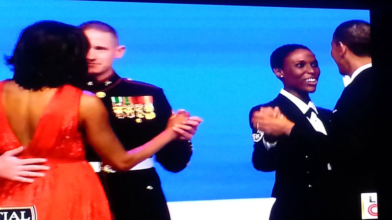 PRESIDENT BARACK OBAMA'S FIRST DANCE WITH MICHELLE - YouTube