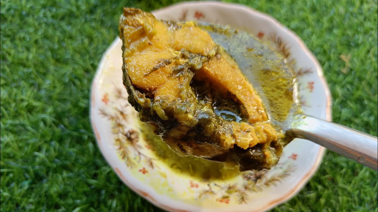 Spinach Dock With Fish Recipe in Assamese || Assamese Traditional Fish ...