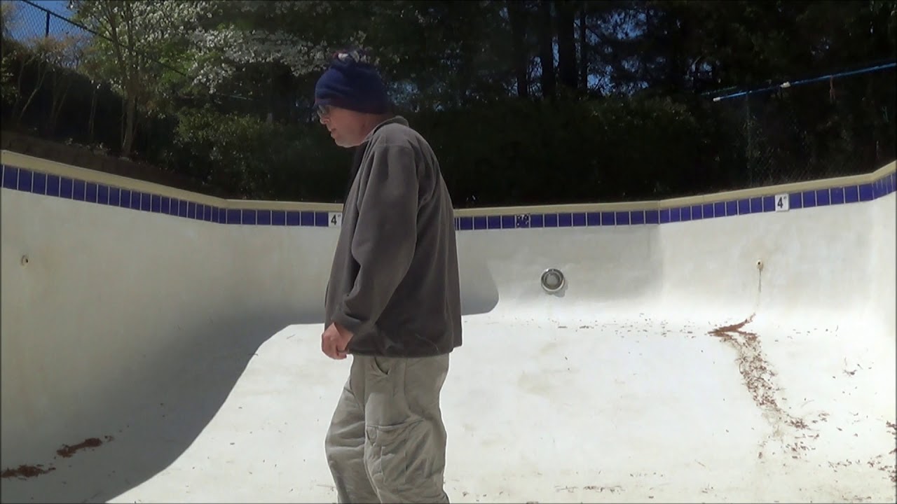 skating the pool - YouTube