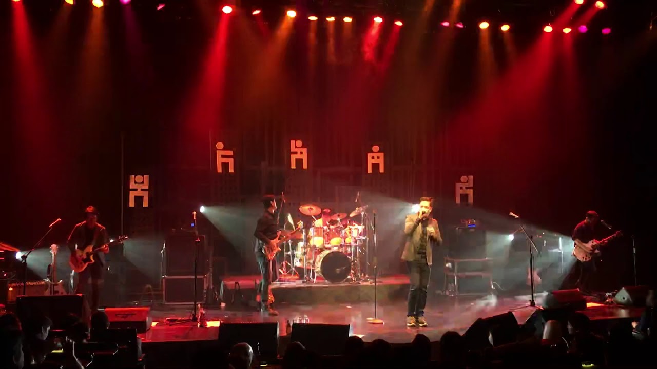 “I Saw You Coming In” (feat. Carlos Balcells on bass) - YouTube