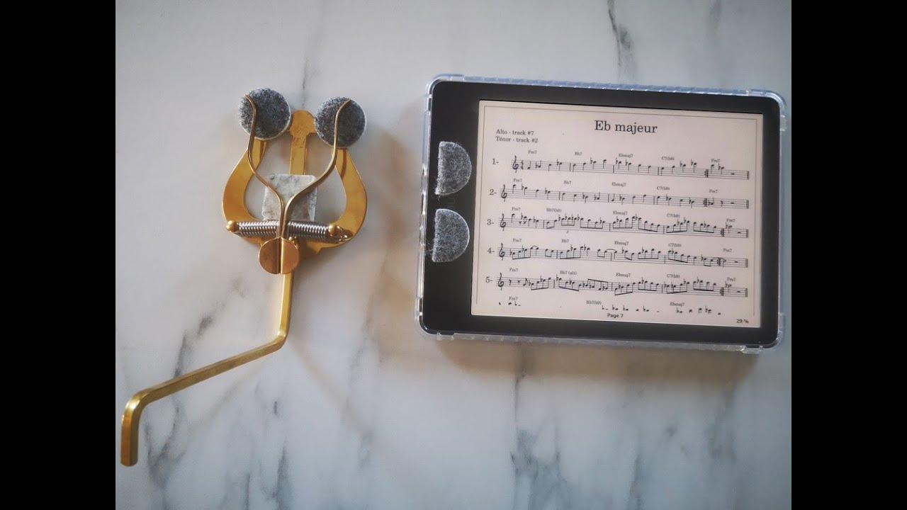 Tablette kindle Paperwhite pour lire partition musique sur Lyre - YouTube