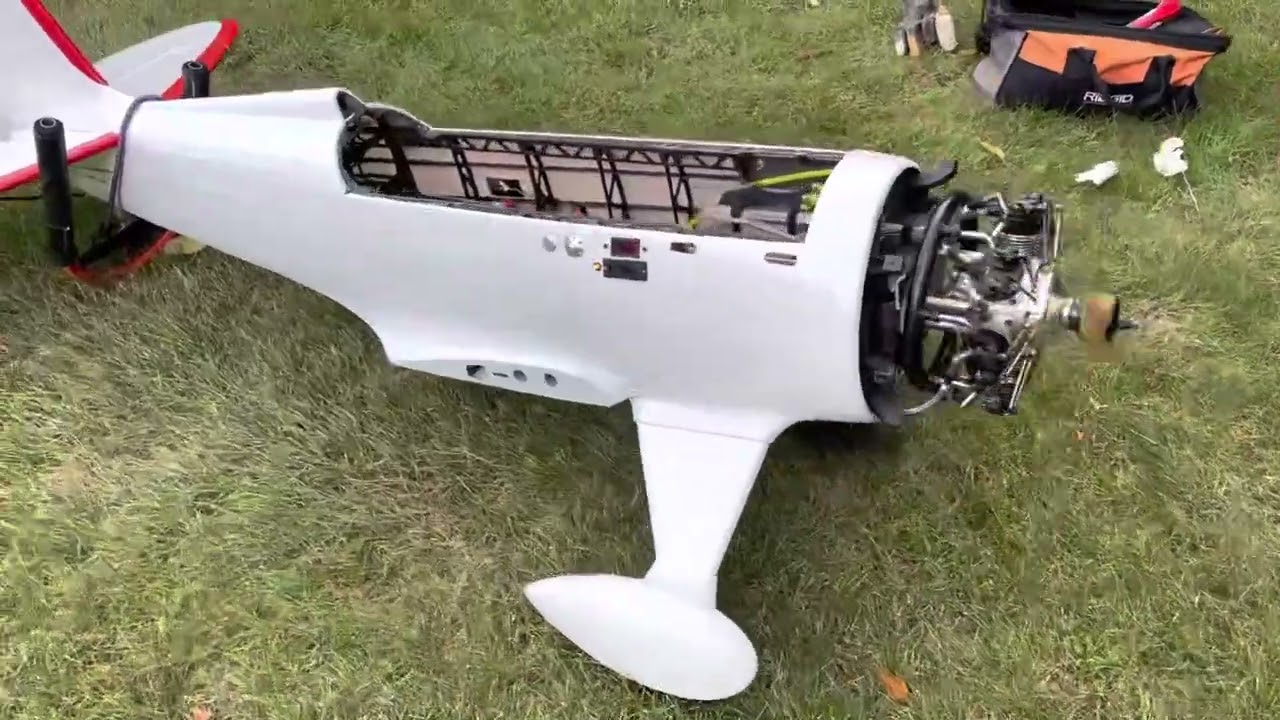 UMS 7-90 Radial In Phoenix Waco 60cc - YouTube