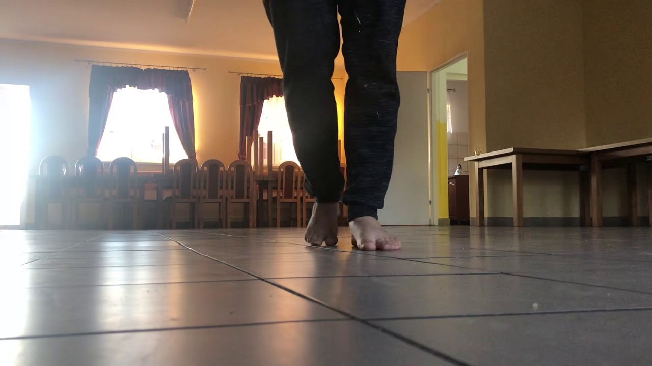 Barefoot show - YouTube