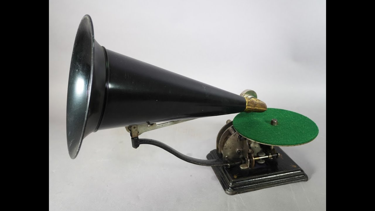 Standard Talking Machine Grammophon - YouTube