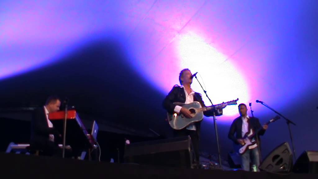 lars lilholt i jelling hvidsten kro - YouTube