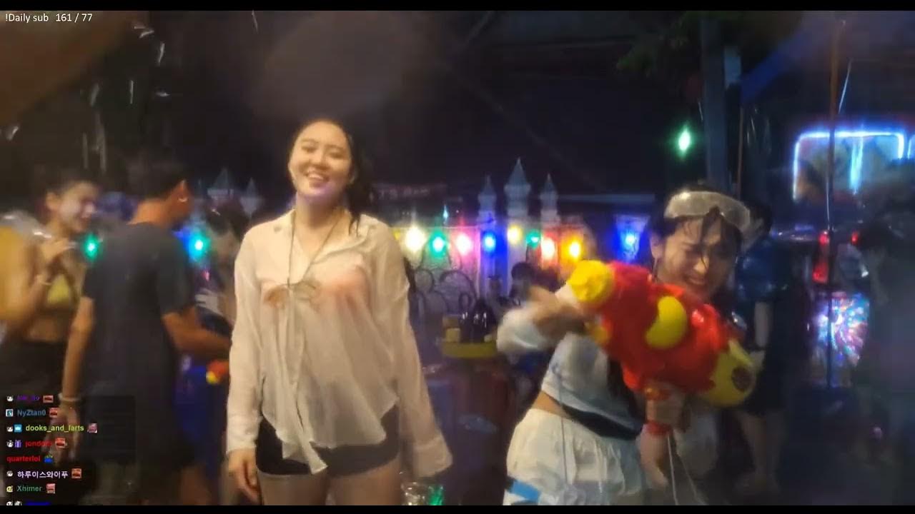 企鵝妹跟猛男互噴水 Jinny And Hunk Squirt Each Other Youtube