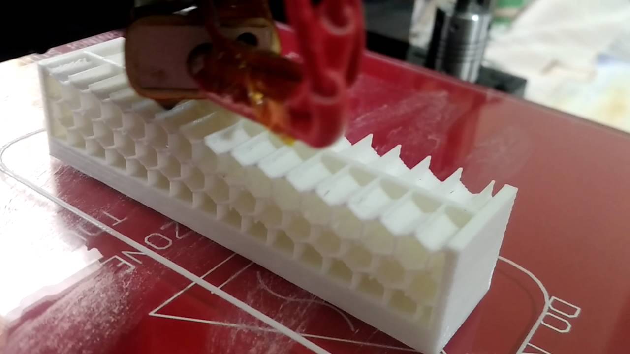 vceli plast 3d tlac - YouTube