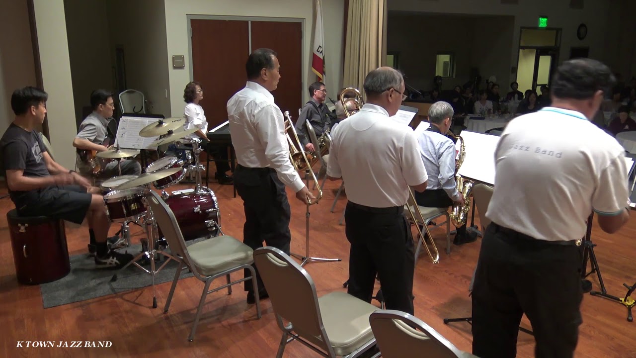 When the Saints go marching in performed by K TOWN JAZZ BAND - YouTube