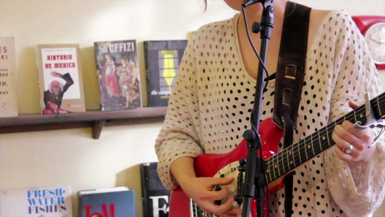 CHICAGO ARTIST SERIES: EMILY CROSS - YouTube