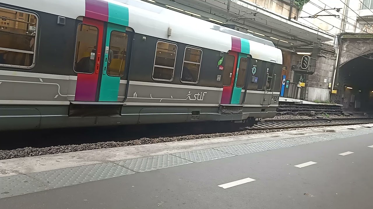 RER B, Cité universitaire de Paris - YouTube