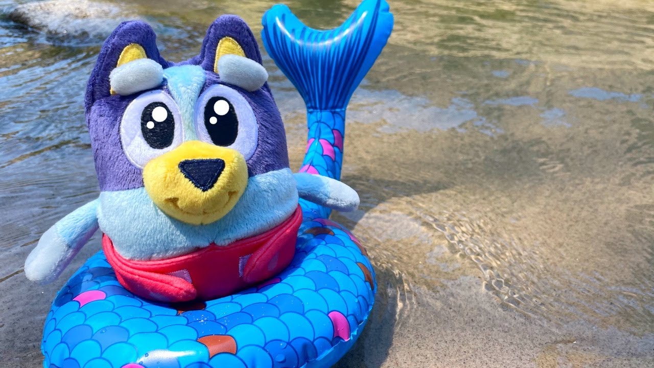 BABY BLUEY- Beach Mermaid Pretend Play - YouTube