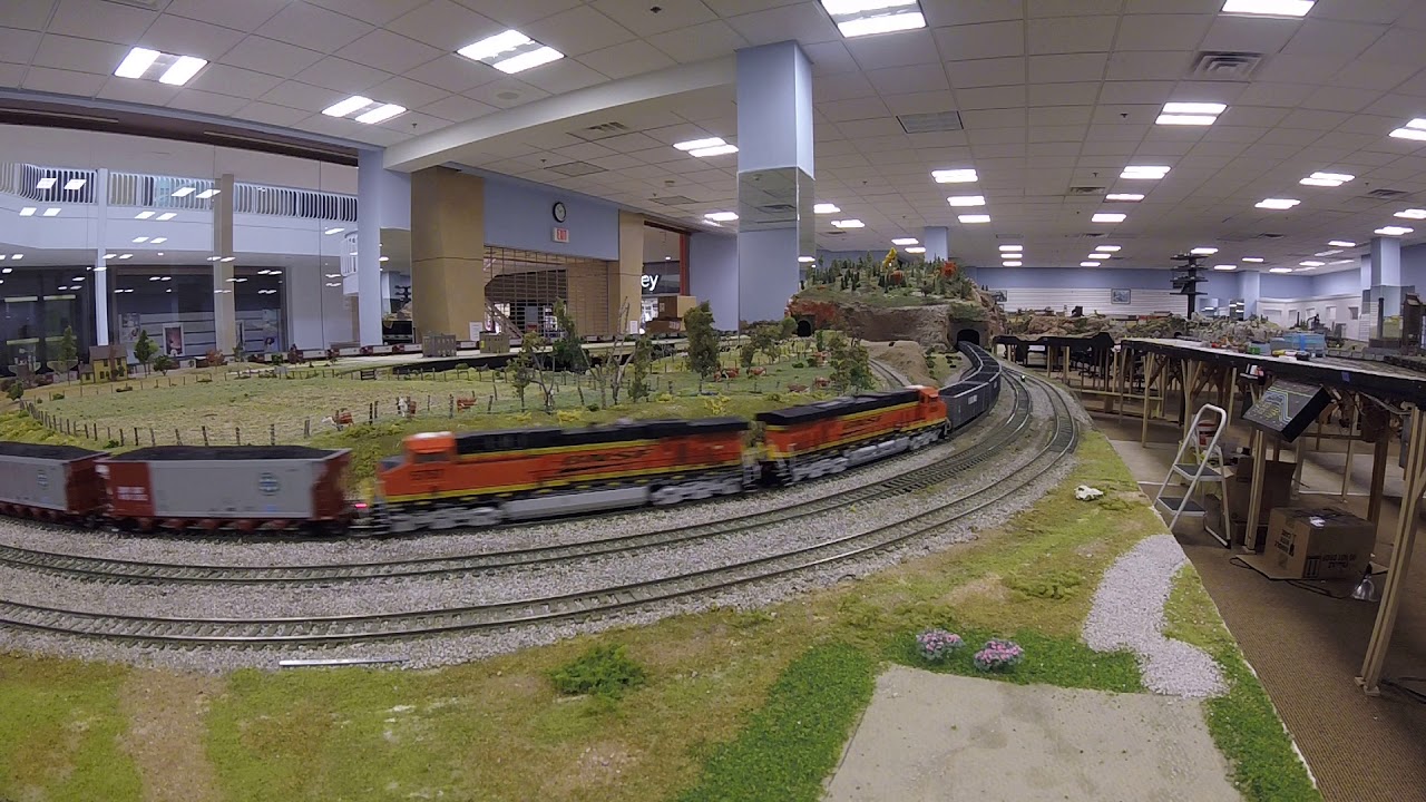 Texas Northern Model Railroad Club 272 Car Coal Train - YouTube