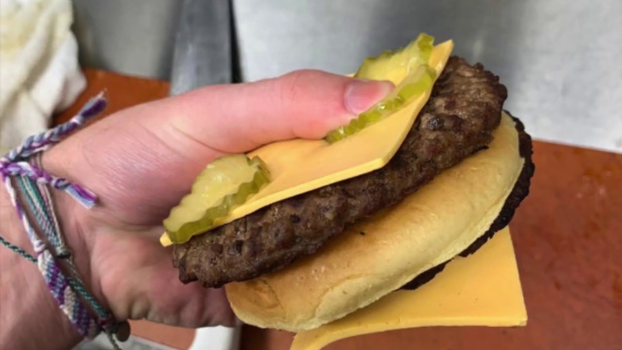 r/Mildlyinfuriating | Yummy Beesechurger! - YouTube
