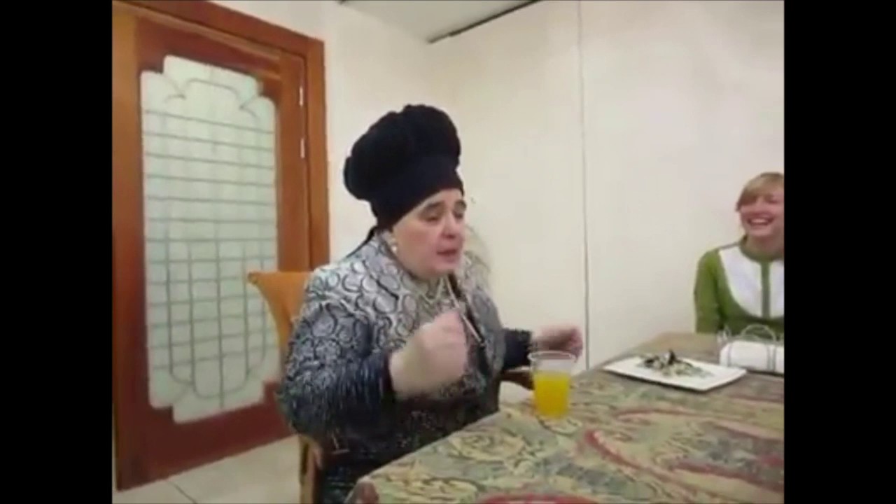 Belzer Rebbetzin Sings Chabad Song 'We Want Moshiach Now' - YouTube
