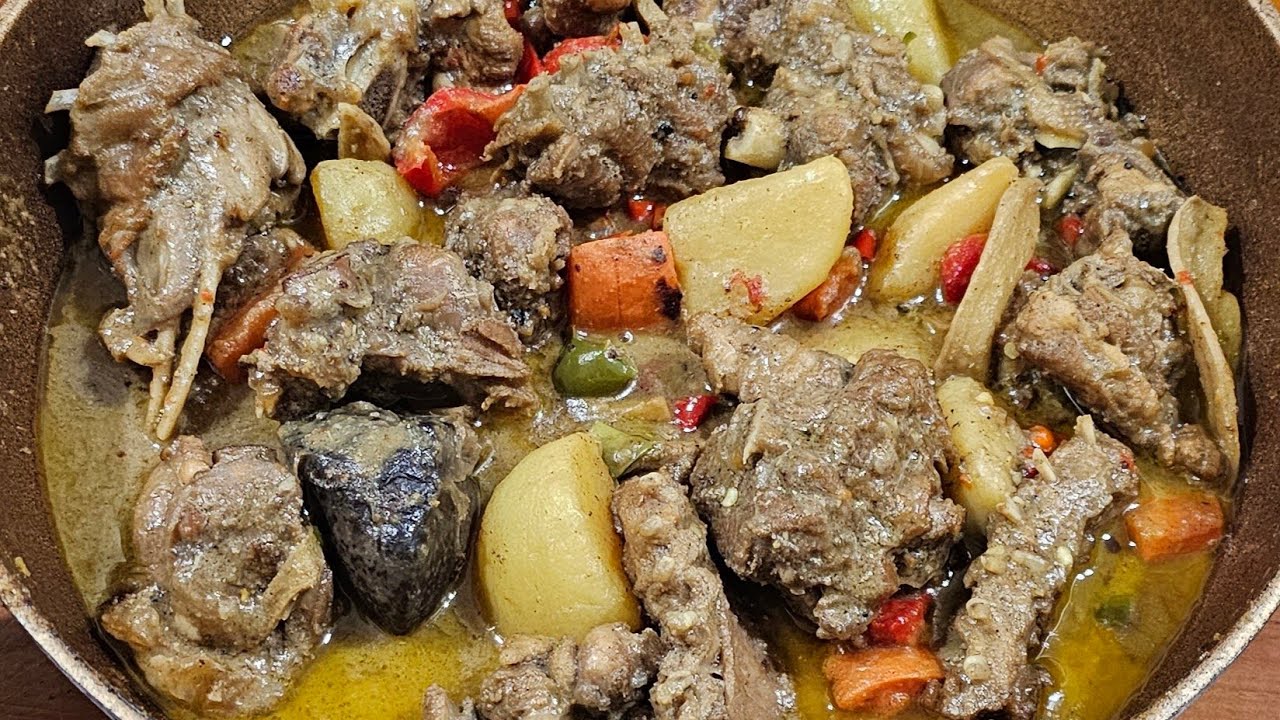 BAYAWAK RECIPE | BAYAWAK CURRY | COMODO DRAGON RECIPE - YouTube