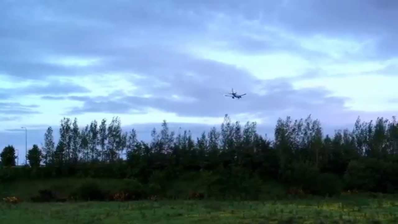 Aer Lingus EI 134 from Boston on approach at Shannon Airport on 1st ...