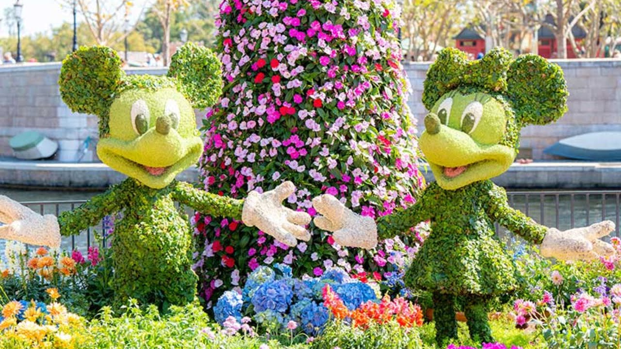 You have to see these magical Walt Disney World Resort topiaries - YouTube