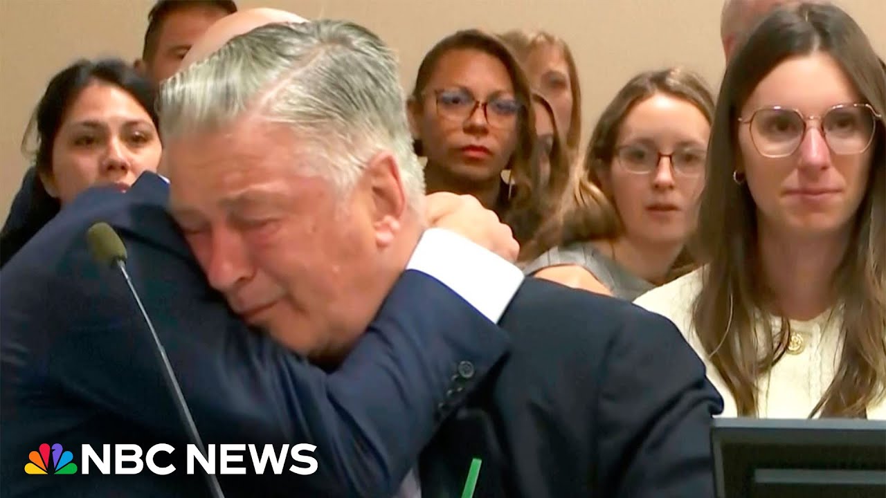 Judge dismisses case against Alec Baldwin in 'Rust' trial - YouTube