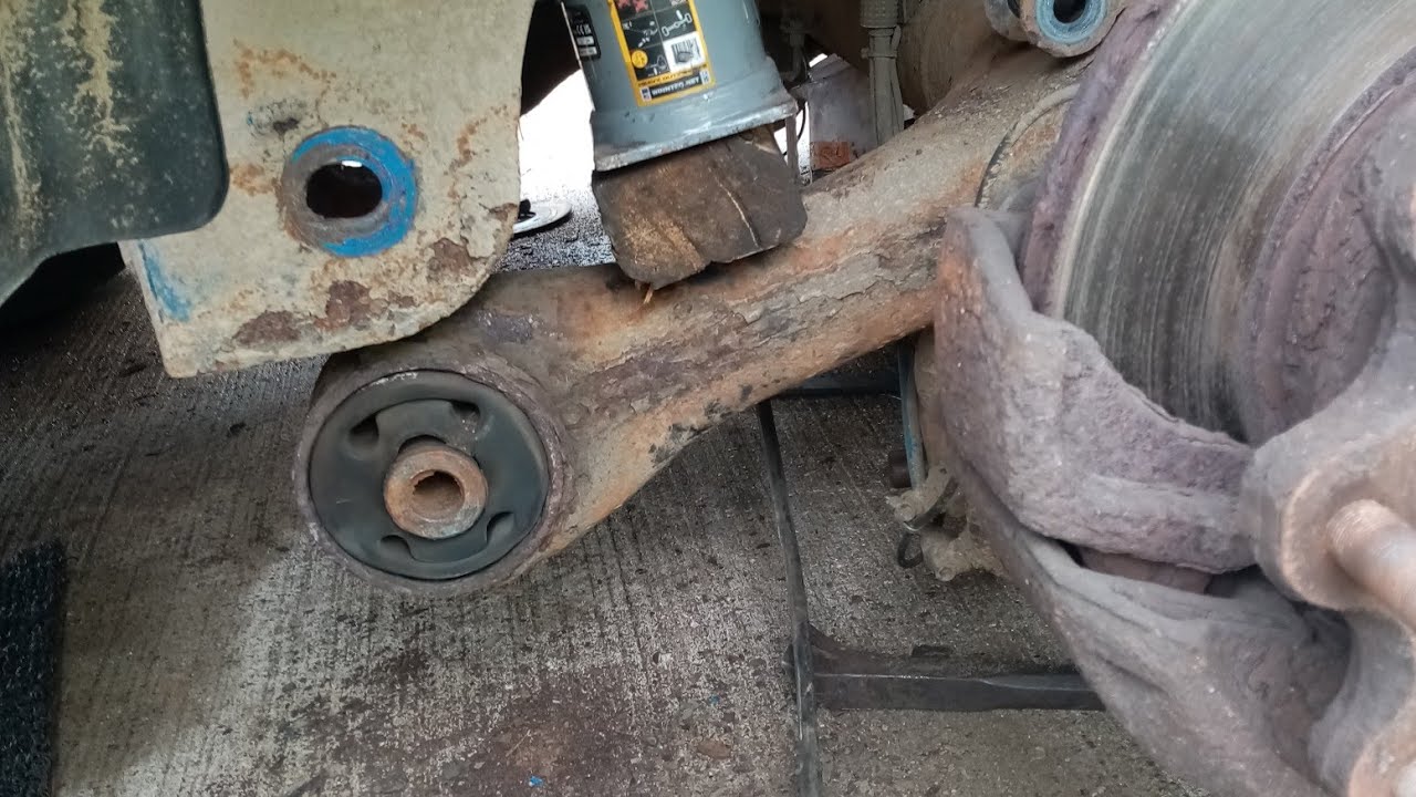 Renewing trailer axle bushes, Mercedes/Crysler type - YouTube