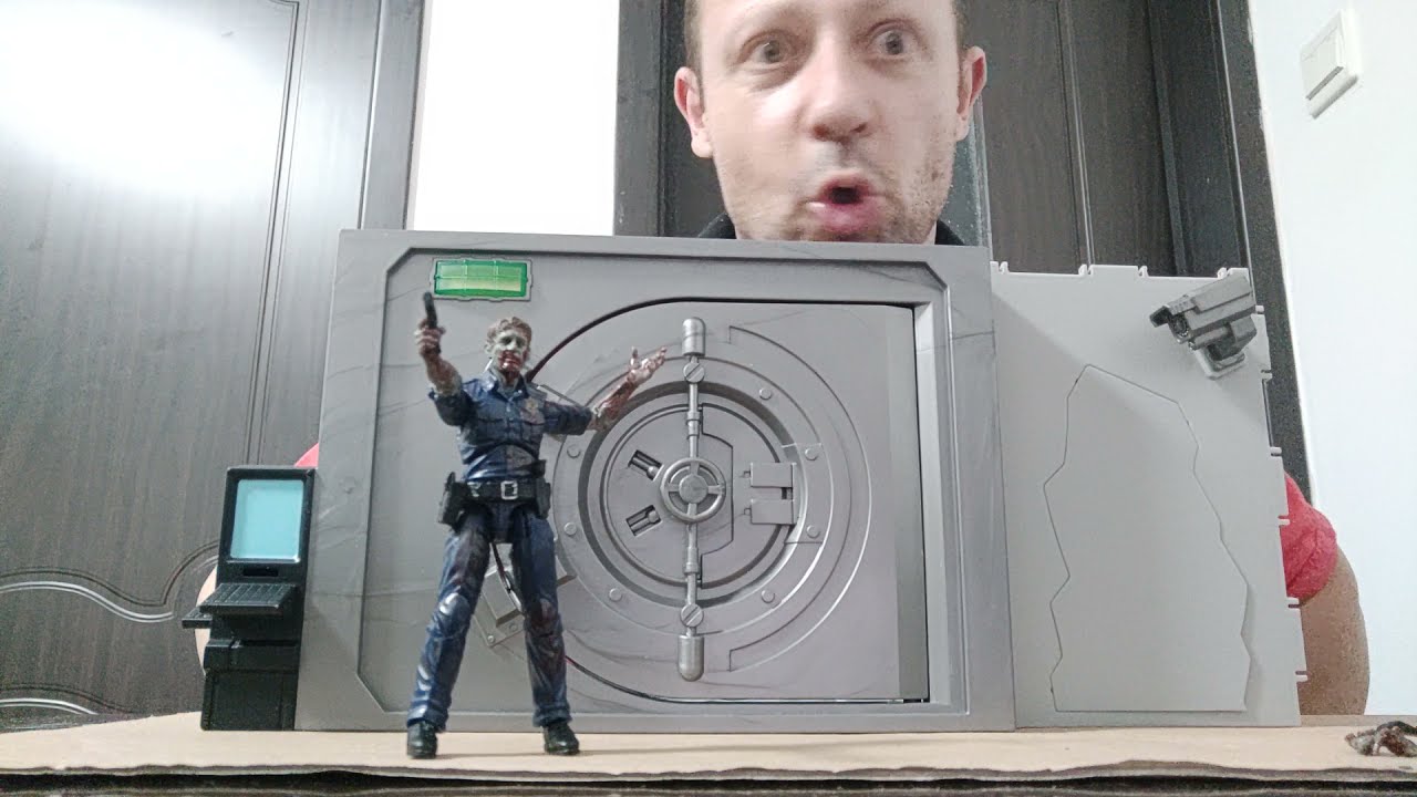 Boss Fight Studio Vitruvian Hacks Series Z Officer Zed zombie policeman ...