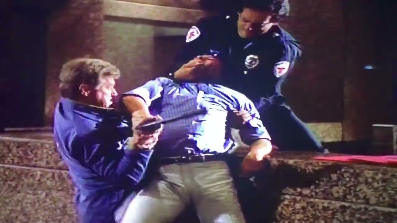 The Incredible Hulk Returns David gets beaten up scene - YouTube