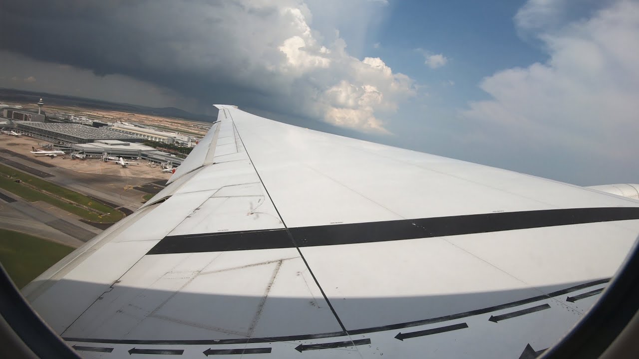 Singapore Changi Airport Singapore Airlines 777-300ER SQ712 Take off ...