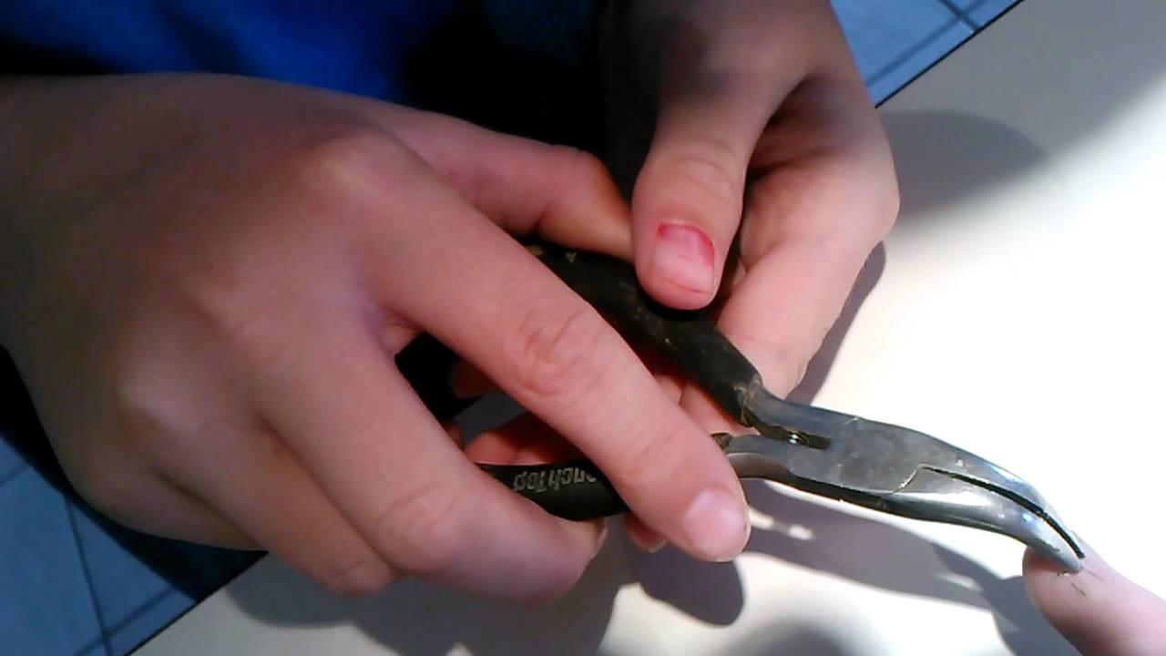 Teach your kids how to remove stitches - YouTube